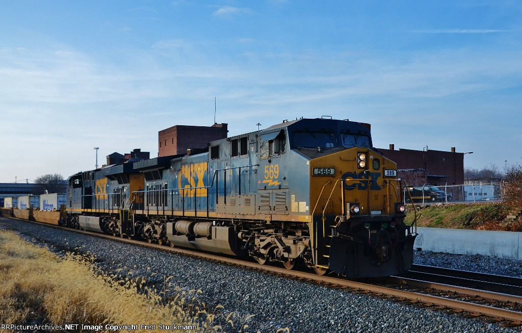 CSX 569 with Q138 is next.